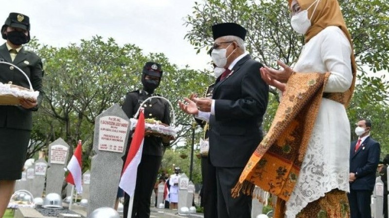 Peringati Hari Pahlawan, Wapres Maruf Pimpin Upacara Peringati Hari Pahlawan, Wapres Maruf Pimpin Upacara